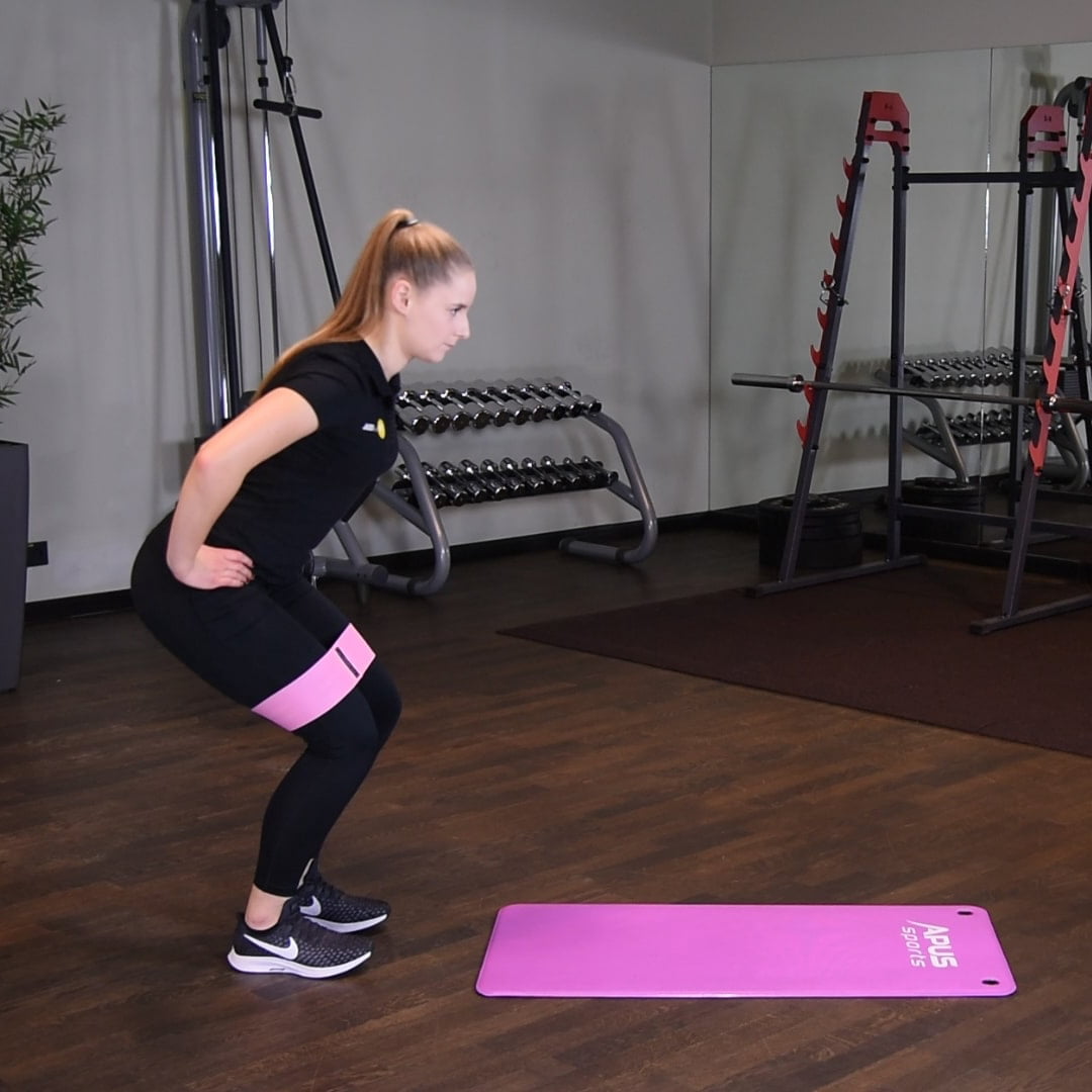 Monster walk z gumą mini band - Zobacz wideo instruktażowe!