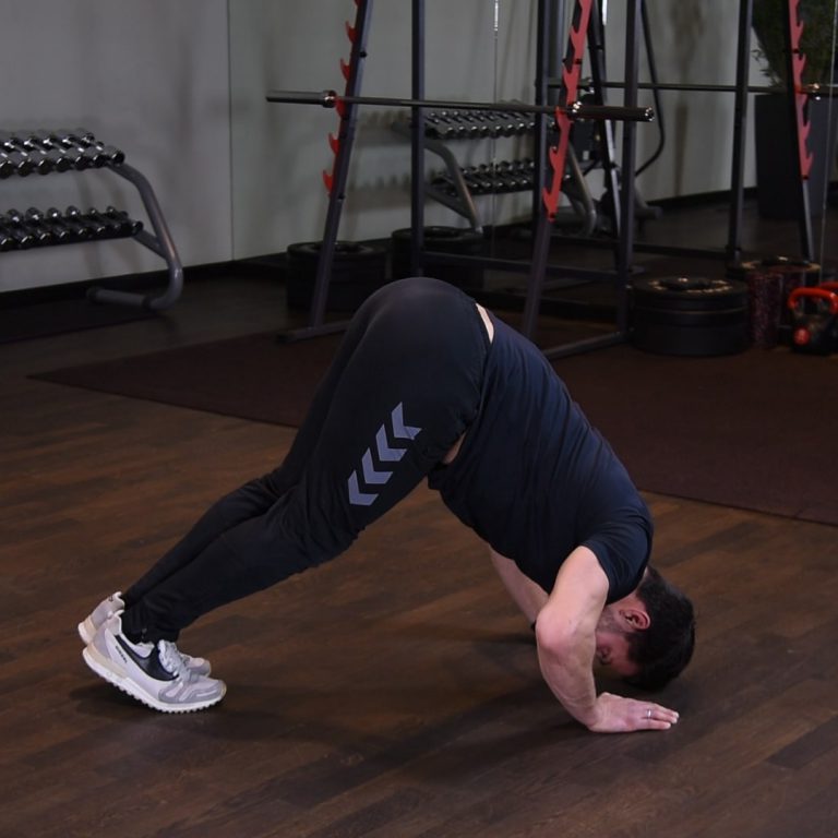 Pike Push Up - Zobacz wideo instruktażowe, błędy oraz wskazówki!