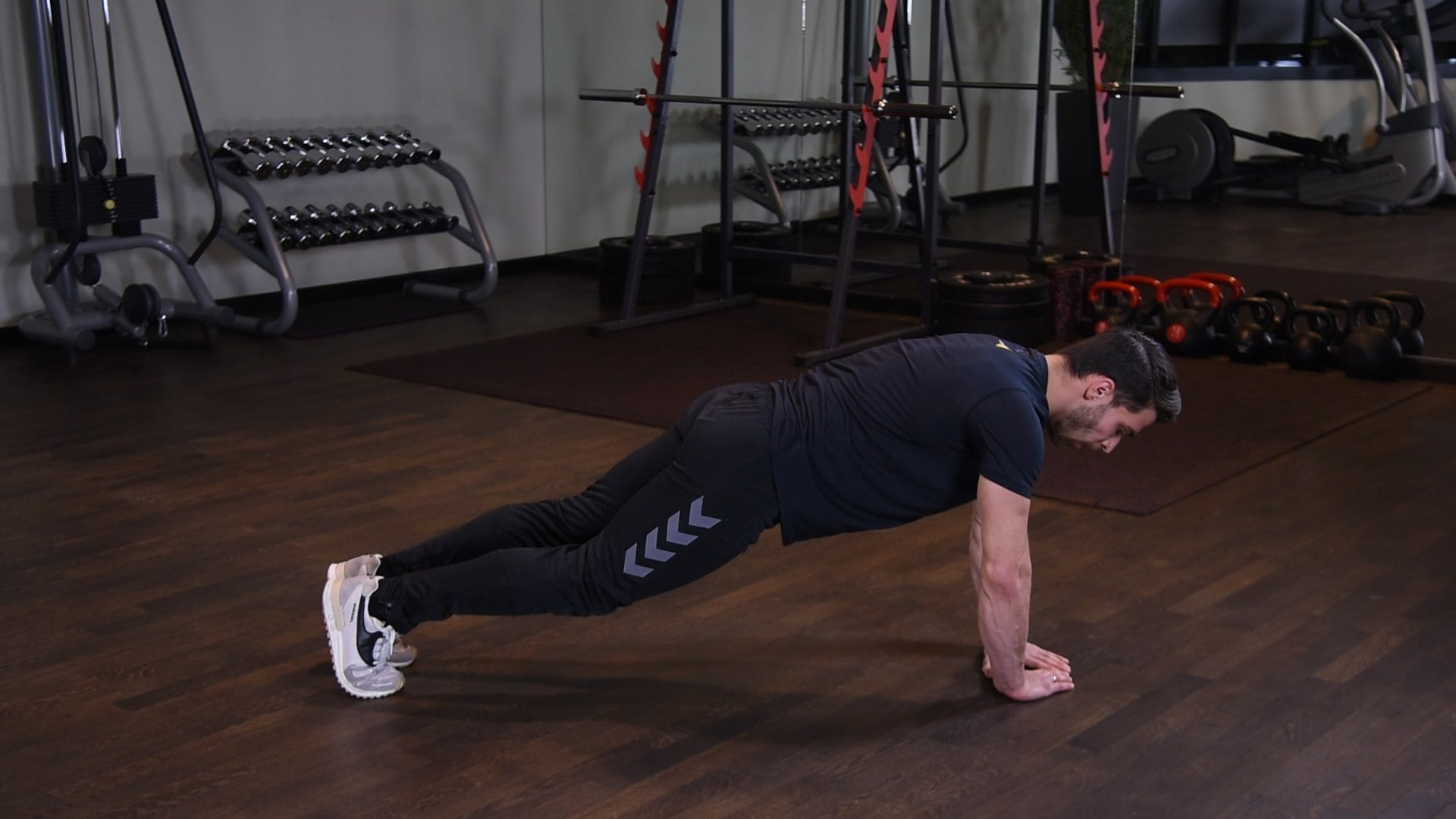 Pompki diamentowe - Zobacz ćwiczenie Pompki na wideo! Od Just be FIT