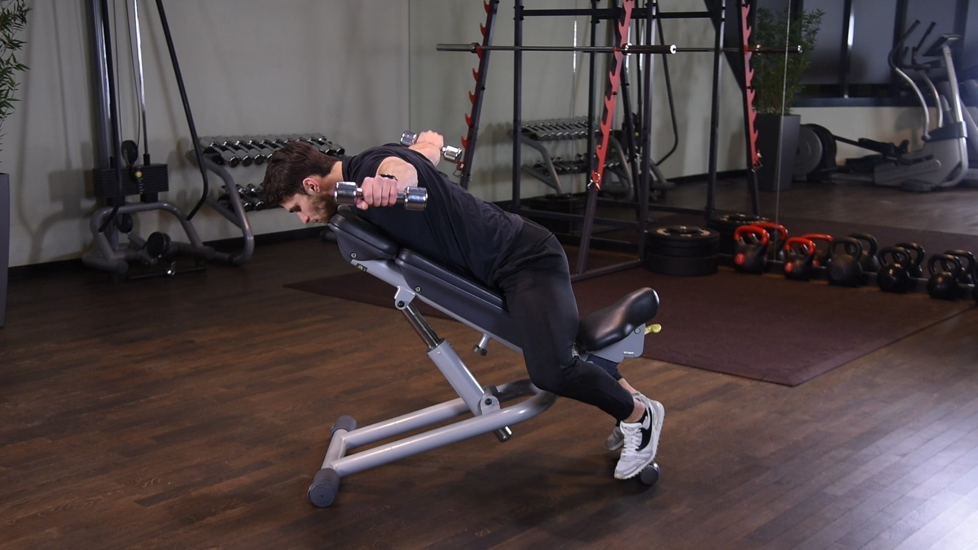 T raise - od Just be FIT - Zobacz wideo, błędy i wskazówki! Ćwiczenie!